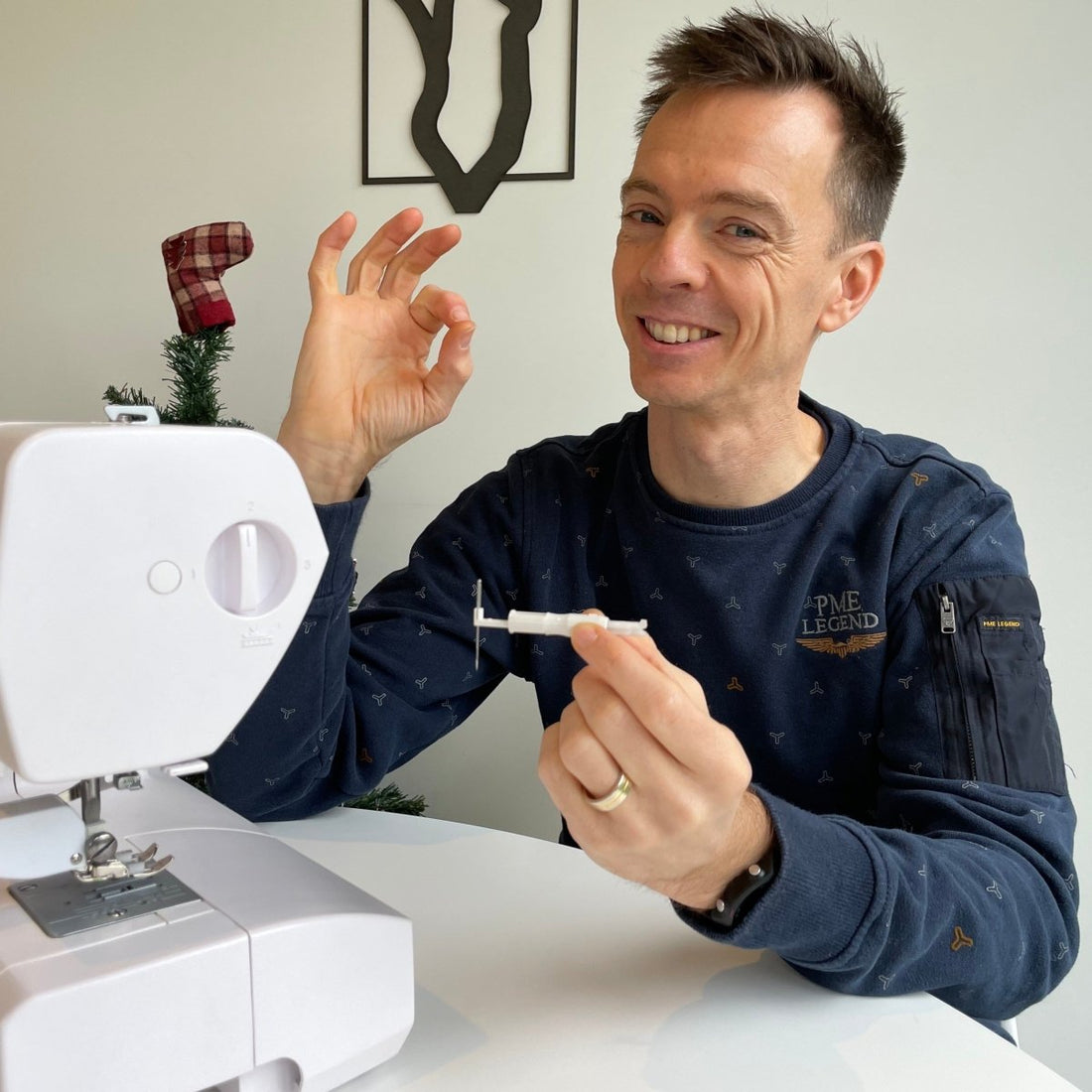 Needle Inserter and Threader for Sewing Machines – MadamSew