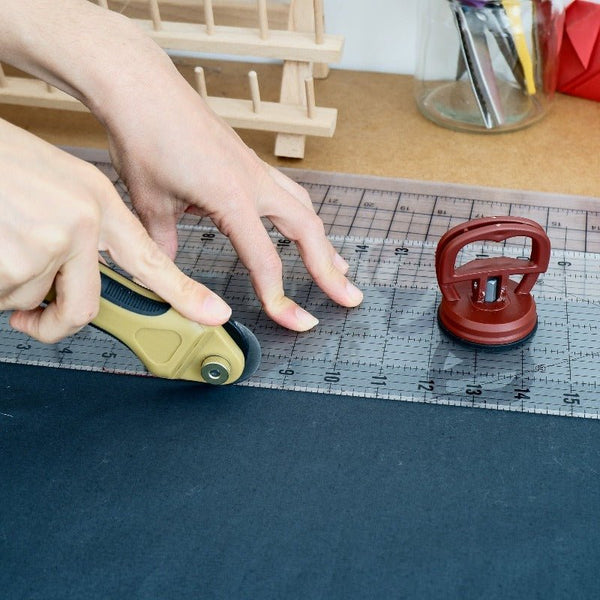 Ruler Grip - Ruler Handle with Suction Cup – MadamSew