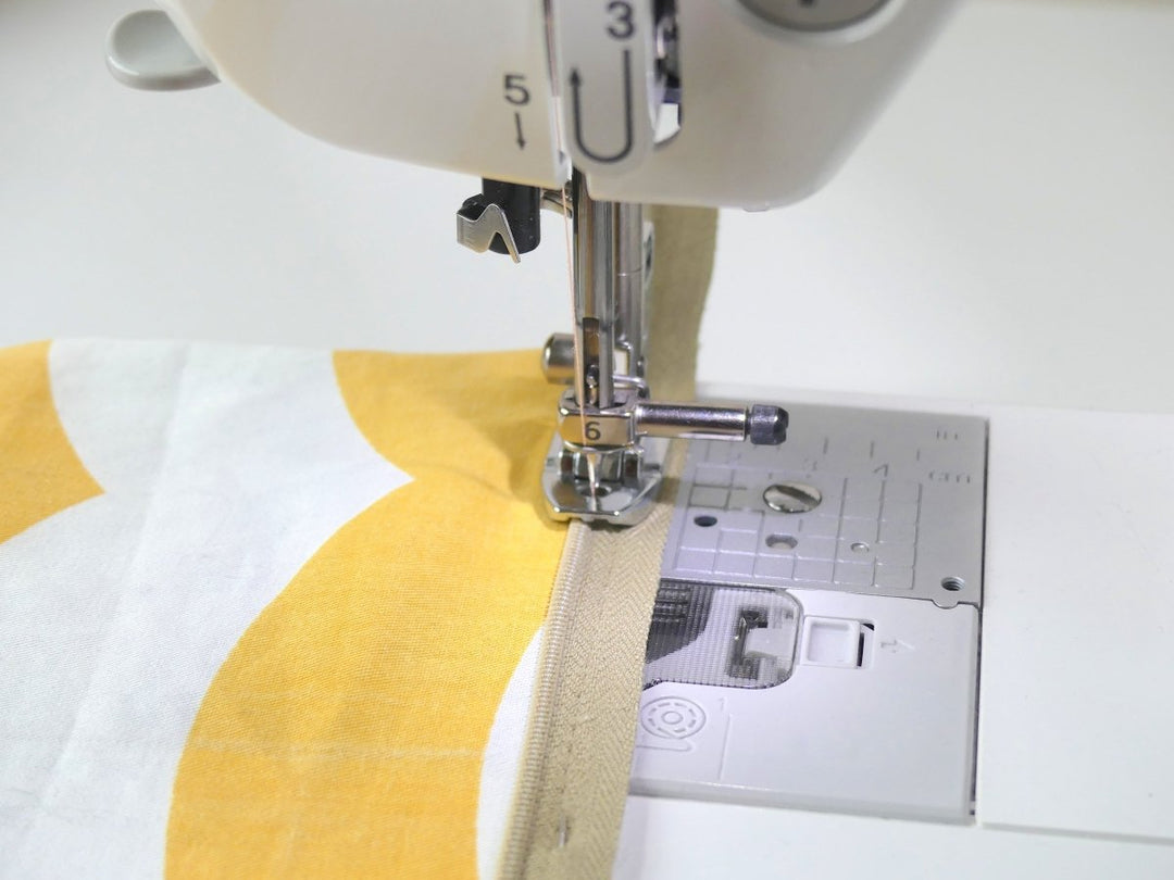 Invisible Zipper Foot for a Sewing Machine – MadamSew